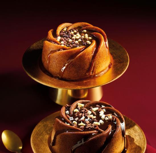 Aldi unwraps bakery range for Christmas 2024 | Product News | British Baker