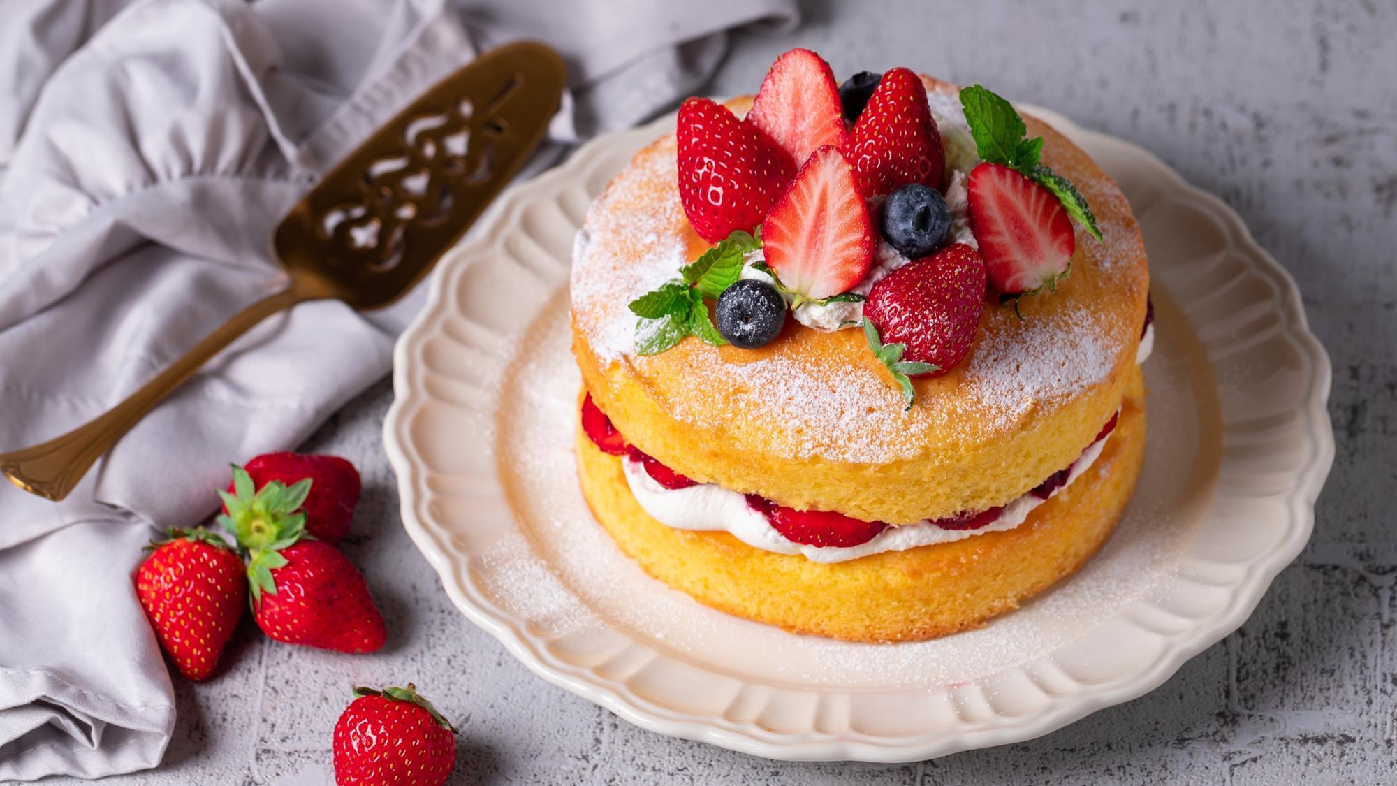 Industry experts reveal what makes the perfect cake | Feature | British ...
