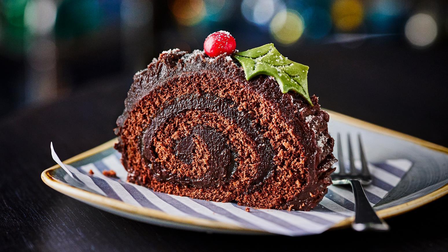 M&S unveils festive bakery range for Christmas 2023 | Product News ...